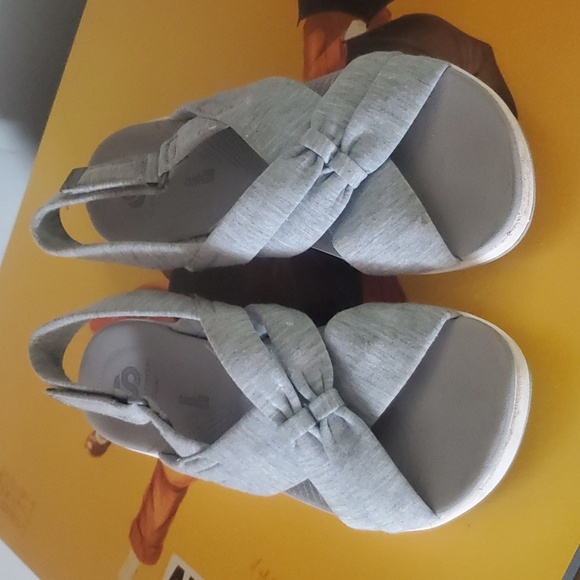 Clarks | Shoes | Clarks Cloudsteppers Gray Sandals Size 7 | Poshmark
